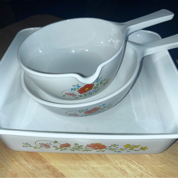 Corningware | Kitchen | Three Piece Vintage Corning Ware Set With The ...